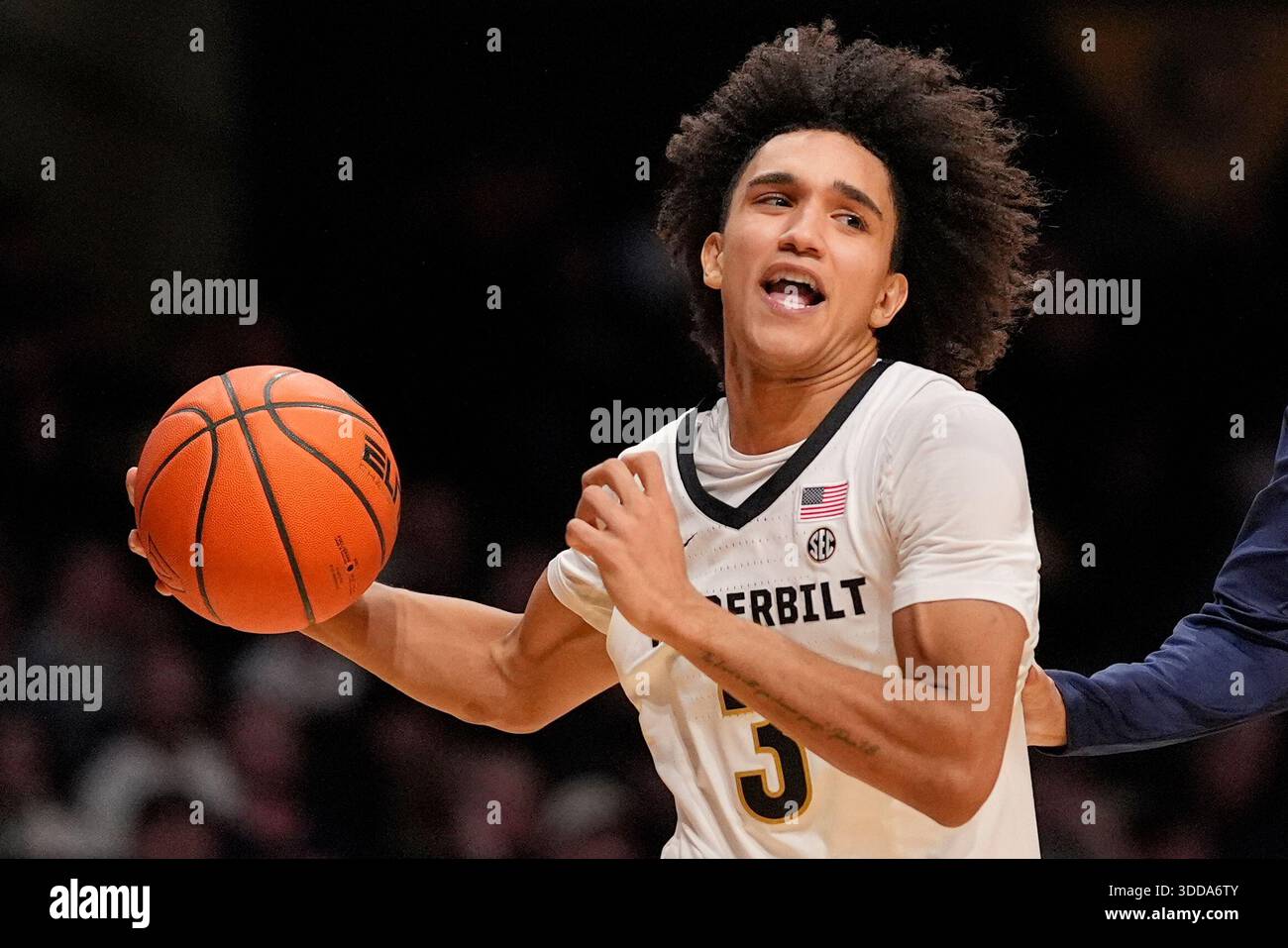 Vanderbilt guard Tyler Tanner (3) plays during the second half of an ...