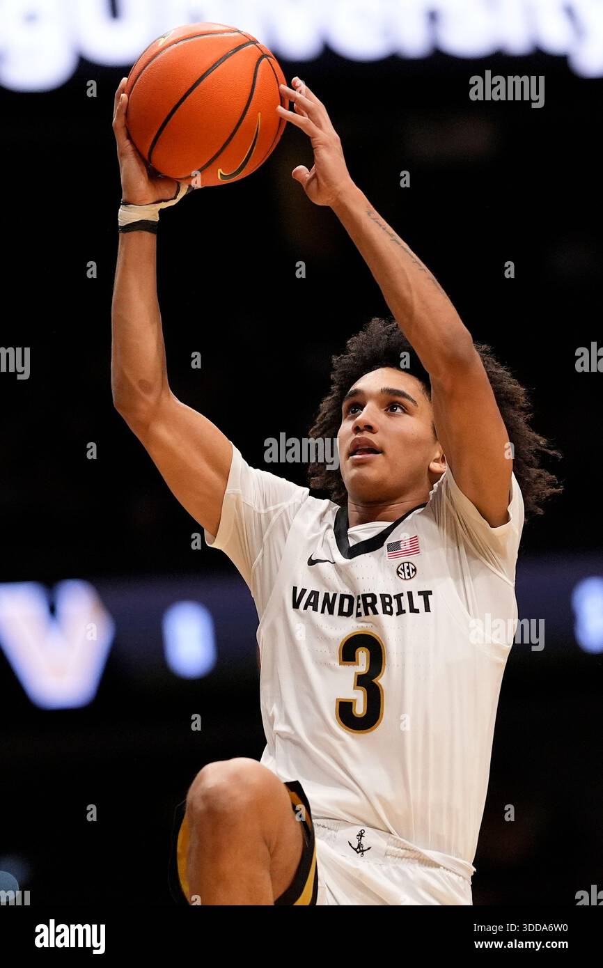 Vanderbilt guard Tyler Tanner (3) plays during the second half of an ...