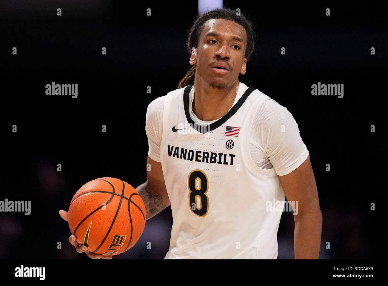 Vanderbilt guard Tyler Harris (8) plays during the second half of an ...