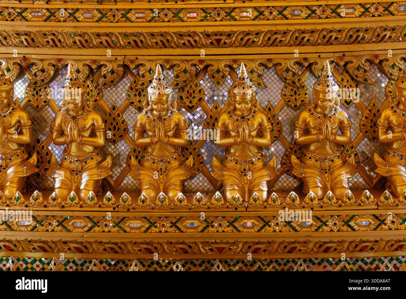 Dusit maha prasa palace hi-res stock photography and images - Alamy