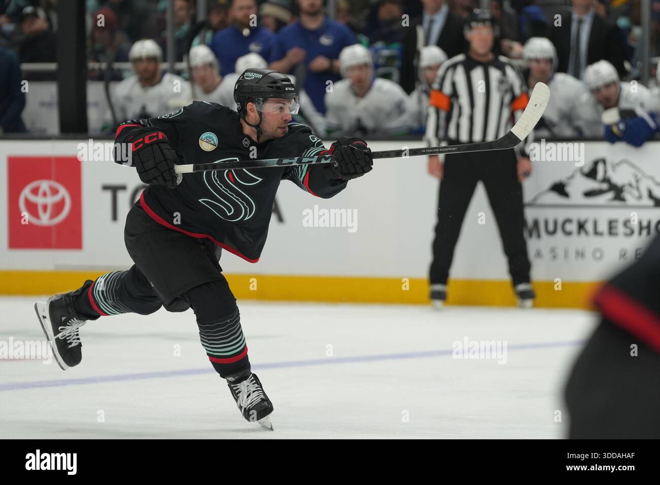 Seattle Kraken defense Vince Dunn (29) takes a shot during the third ...