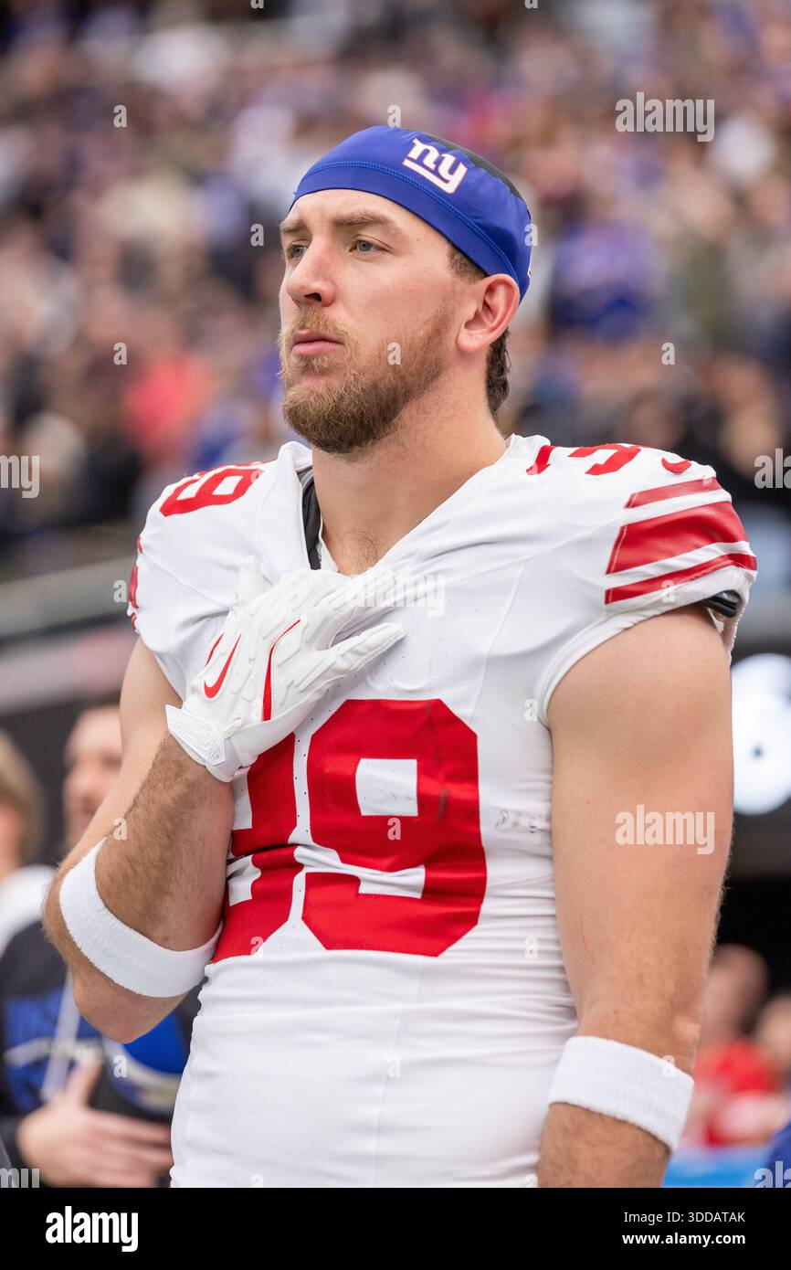 New York Giants tight end Zach Davidson (39) stands for the national ...