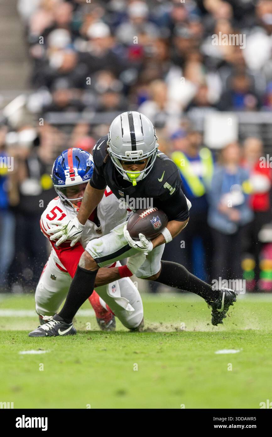 New York Giants linebacker Abdul Carter (51) tackles Las Vegas Raiders ...