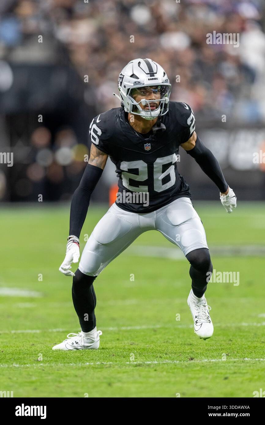 Las Vegas Raiders cornerback Darien Porter (26) against the New York ...