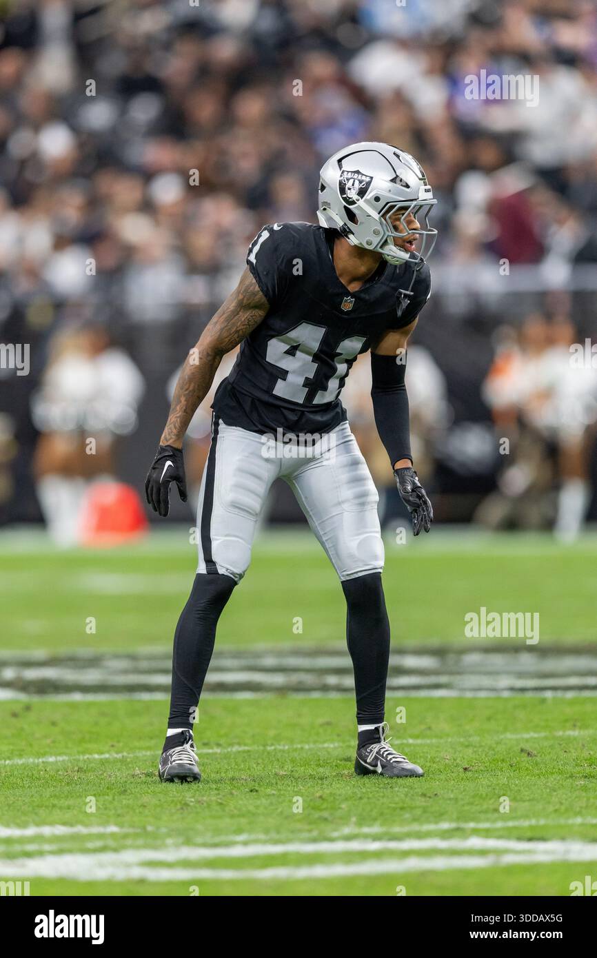 Las Vegas Raiders cornerback Greedy Vance (41) against the New York ...