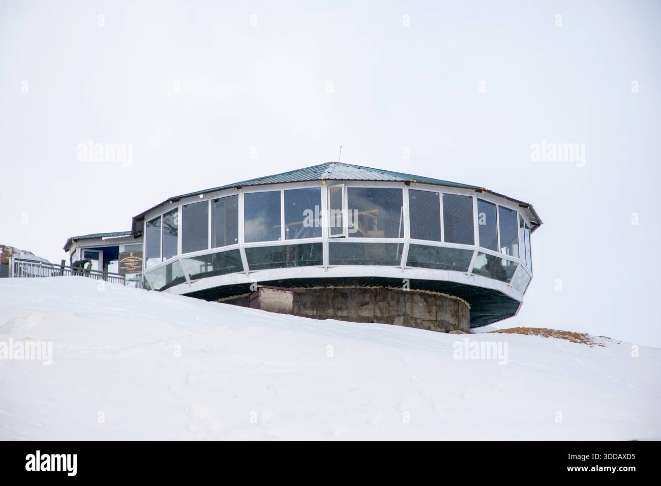 Under construction world’s highest revolving restaurant at Apharwat ...