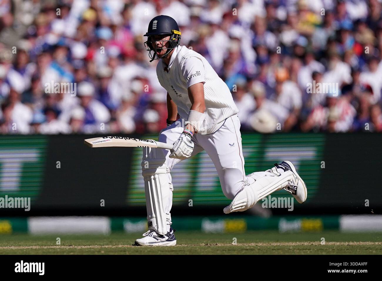 England's Josh Tongue bats on day one of the fourth NRMA Insurance ...