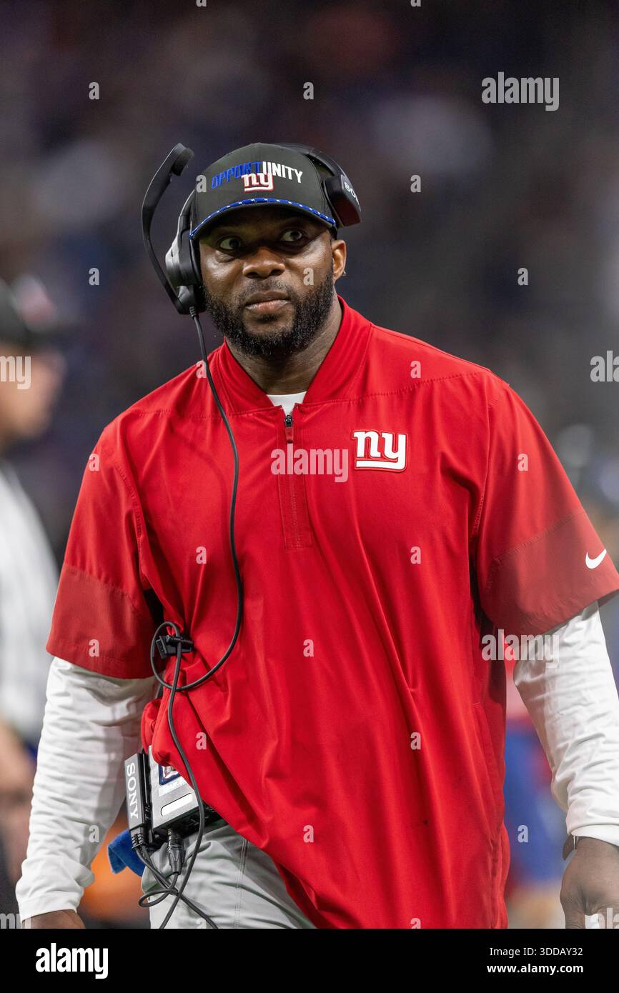 New York Giants secondary coach Marquand Manuel coaches against the Las ...