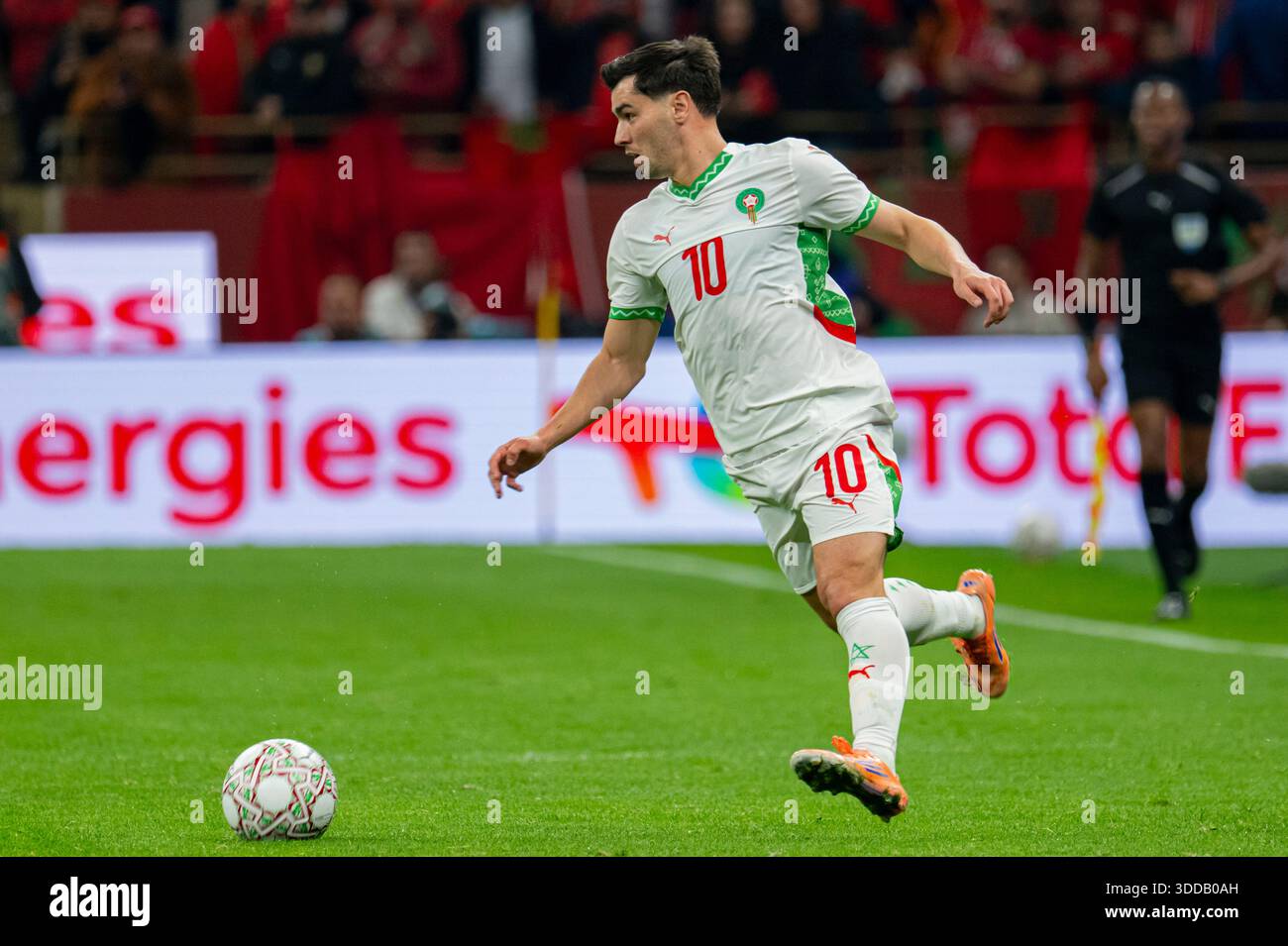 Brahim Díaz of Morocco controls the ball during the Africa Cup of ...
