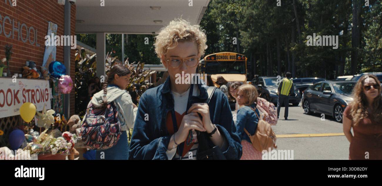 Amy madigan, weapons hi-res stock photography and images - Alamy