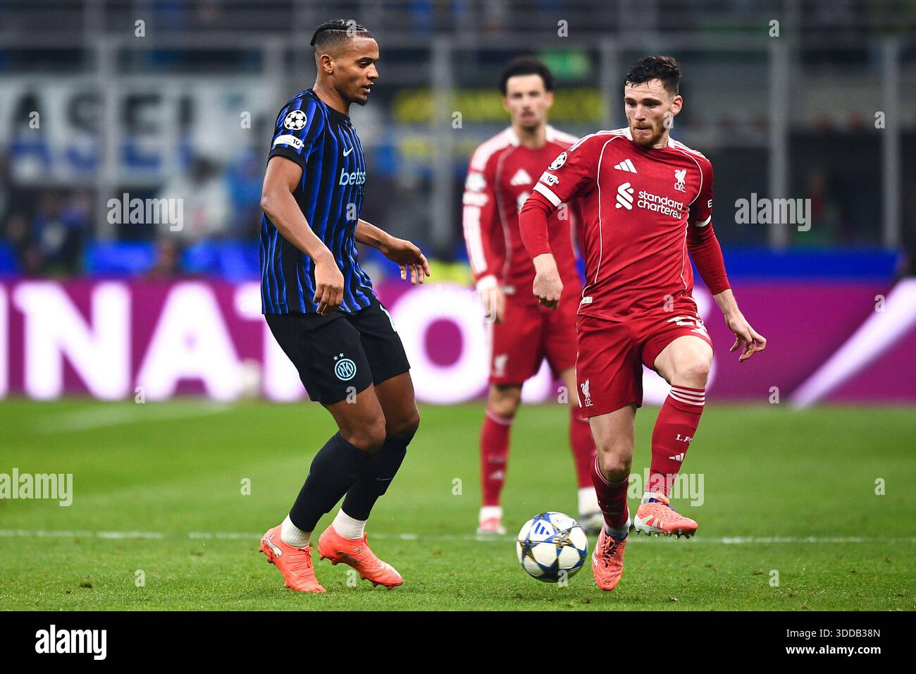MILANO, ITALY - DECEMBER 9: Manuel Akanji of FC Internazionale Milano ...