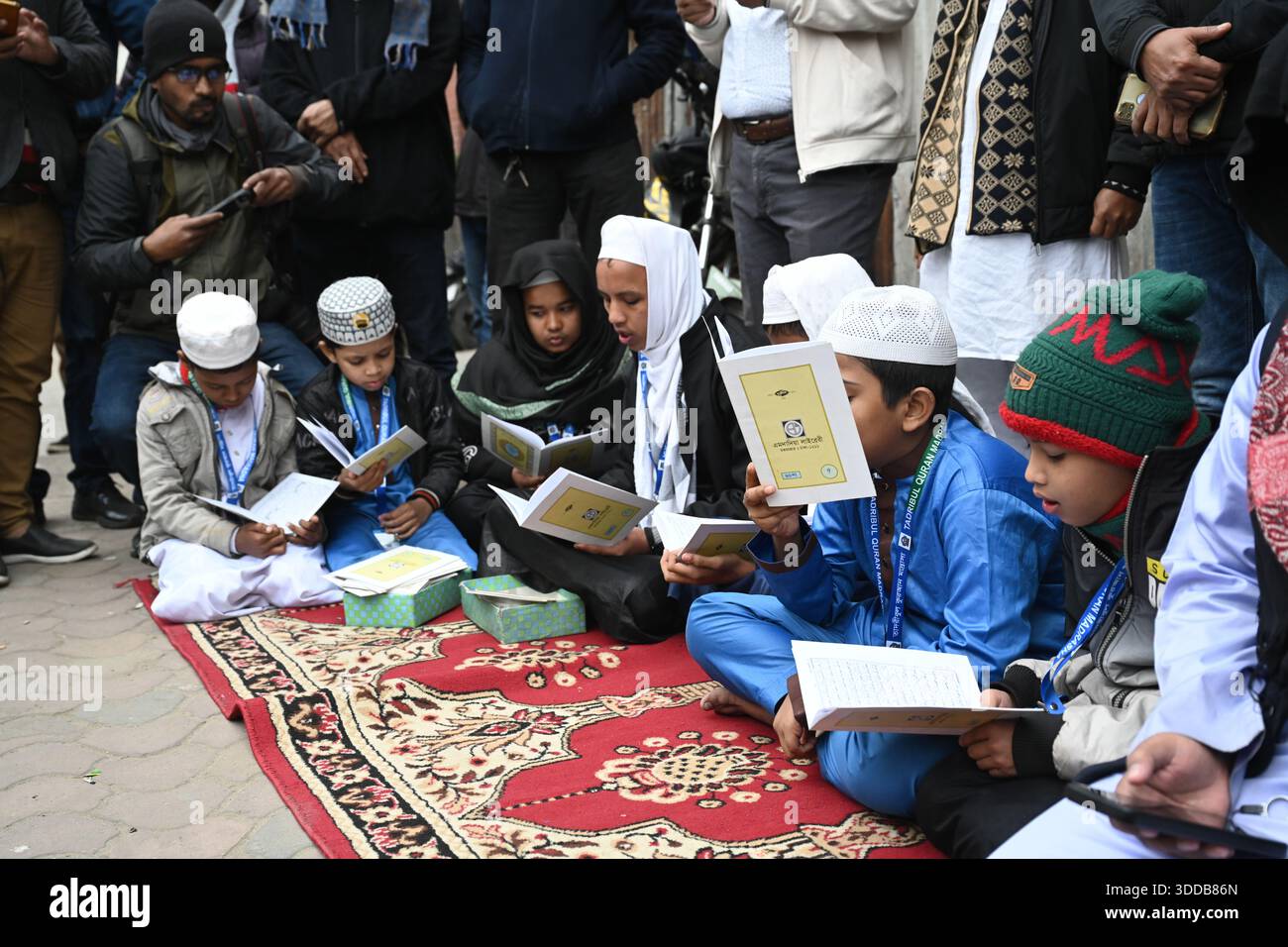 Children read solemn prayers following the death of Bangladesh's former ...