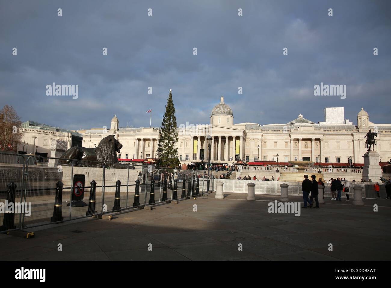 London, UK. 30 December 2025. Security fences are erected along the ...