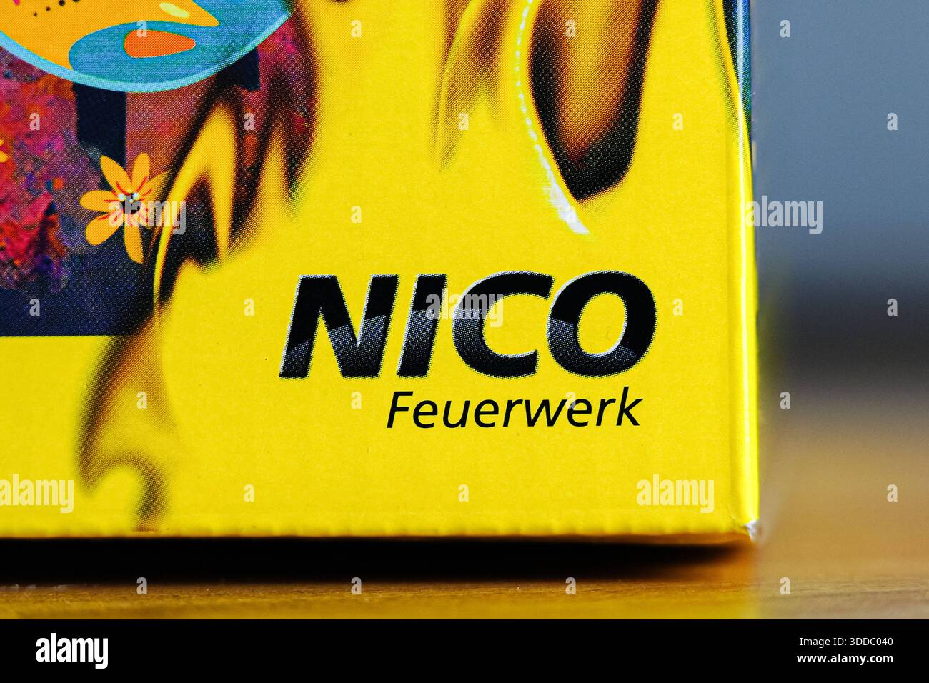 Ahrensburg Symbolfoto: Silvester, 30.12.2025 Logo Nico Feuerwerk auf ...