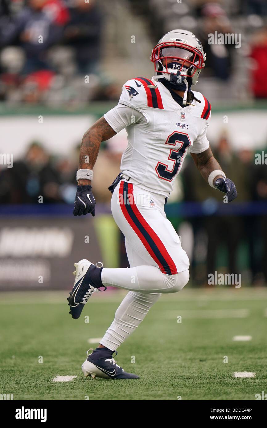 New England Patriots wide receiver Demario Douglas (3) warms up before ...