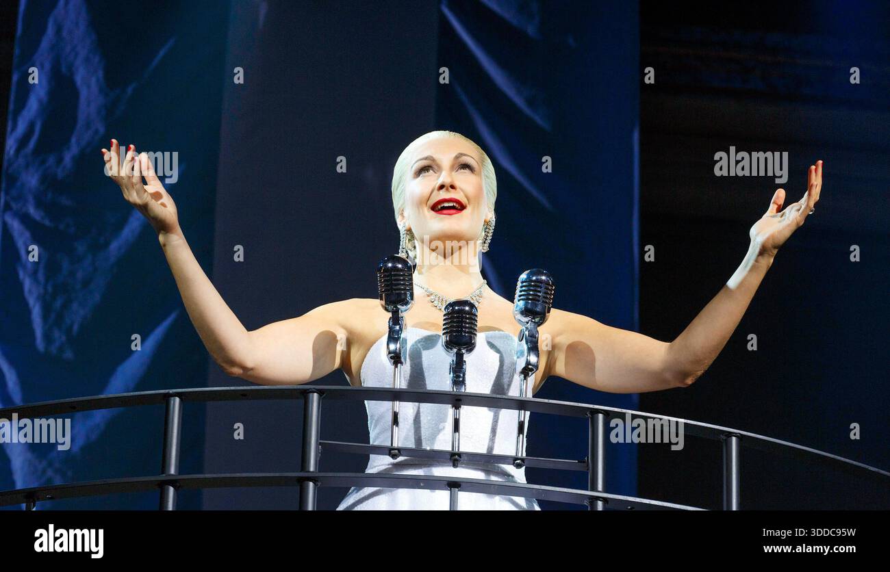 'Don't Cry for Me Argentina': Madalena Alberto (Eva Peron) in EVITA at ...