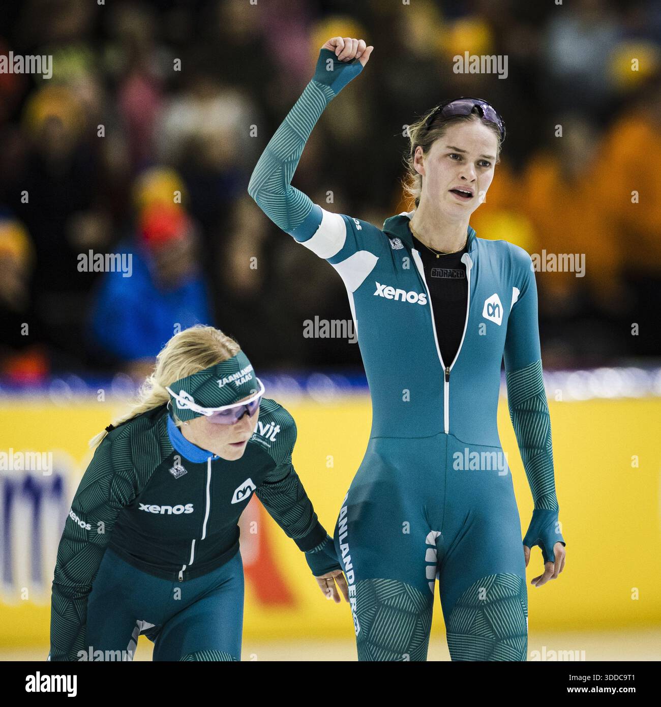 HEERENVEEN - Bente Kerkhoff and Merel Conijn during the women's 5000m ...