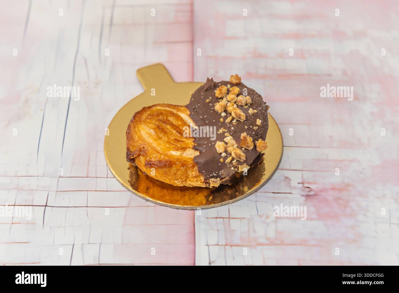 Mini chocolate orange puff hi-res stock photography and images - Alamy