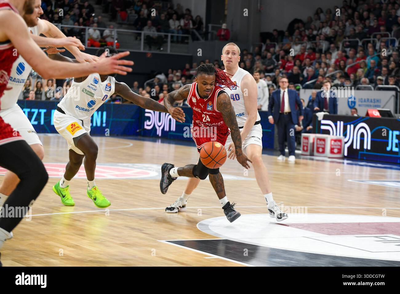 Germany, Bamberg, Brose Arena - 30 Dec 2025 - Basketball, BBL - Bamberg ...