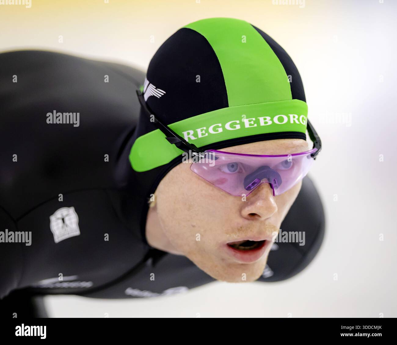 HEERENVEEN - Tim Prins in action during the men's 1500 meters on the ...