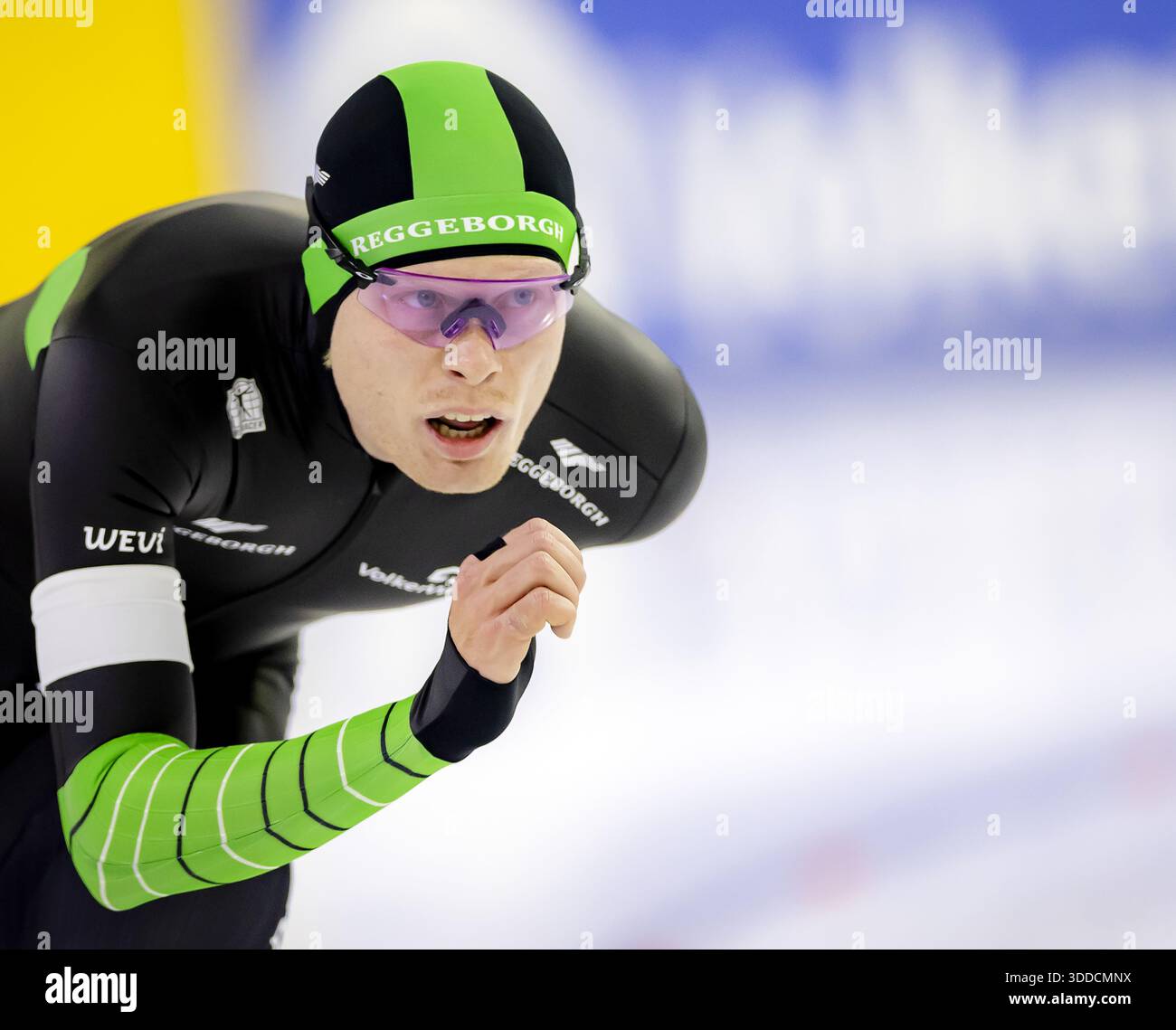 HEERENVEEN - Tim Prins in action during the men's 1500 meters on the ...