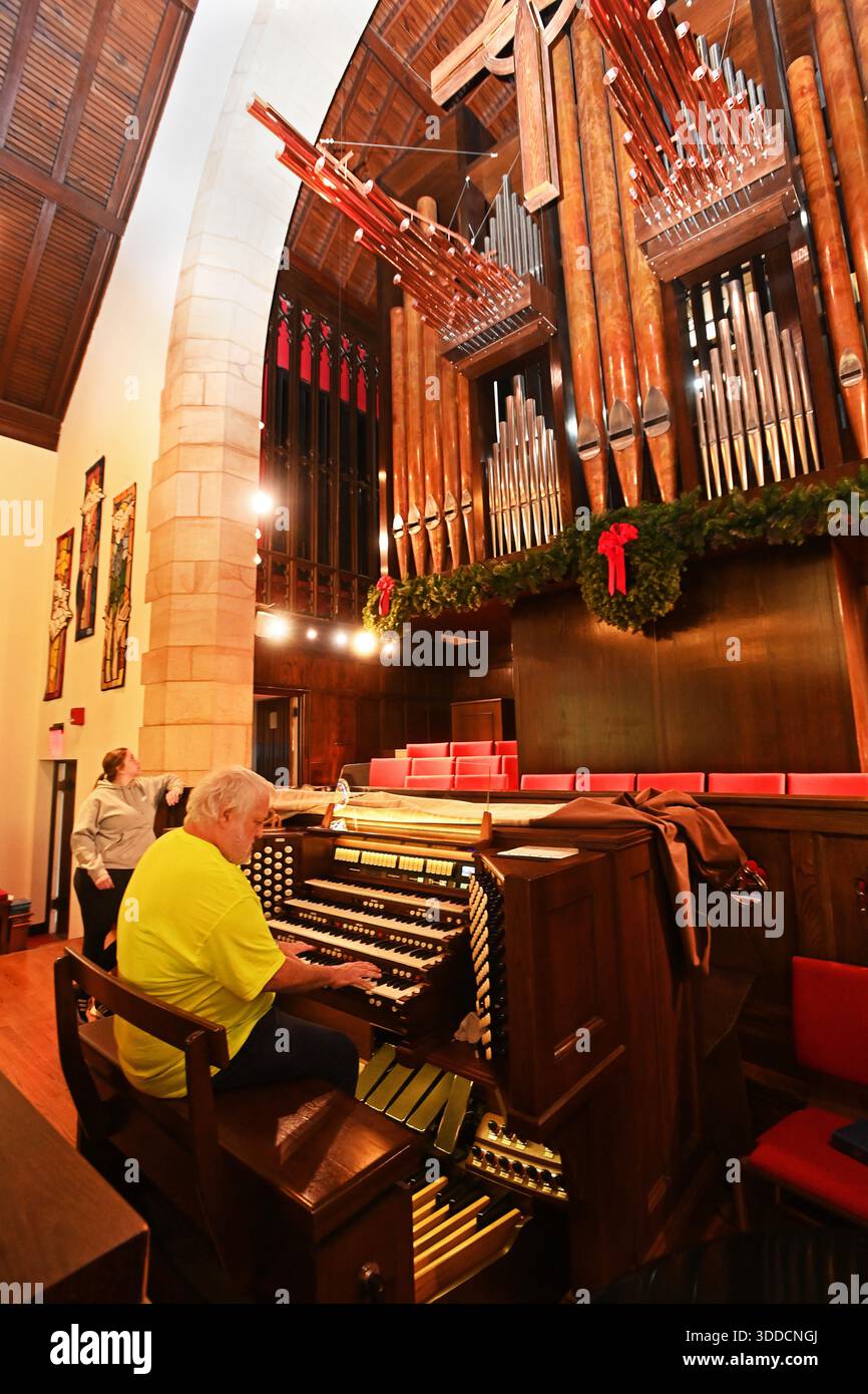 Ray Colby, owner of Colby-Sterner Organs, and his assistant Rachel ...