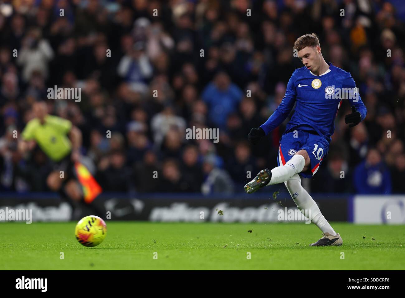 London, England, 30th December 2025. Cole Palmer of Chelsea scores to ...