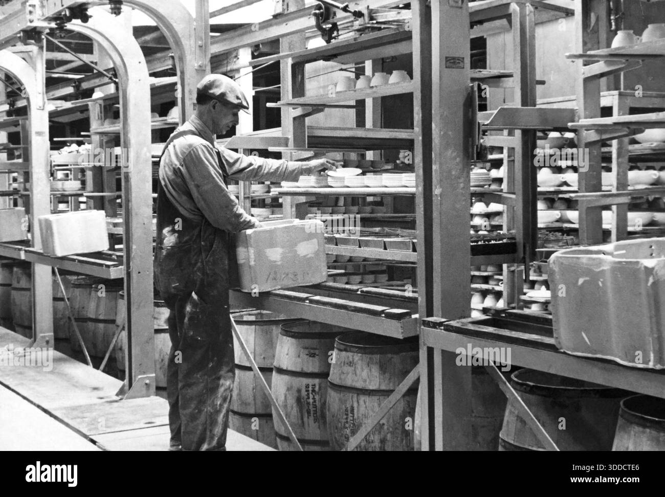 1930 ceramics hi-res stock photography and images - Alamy