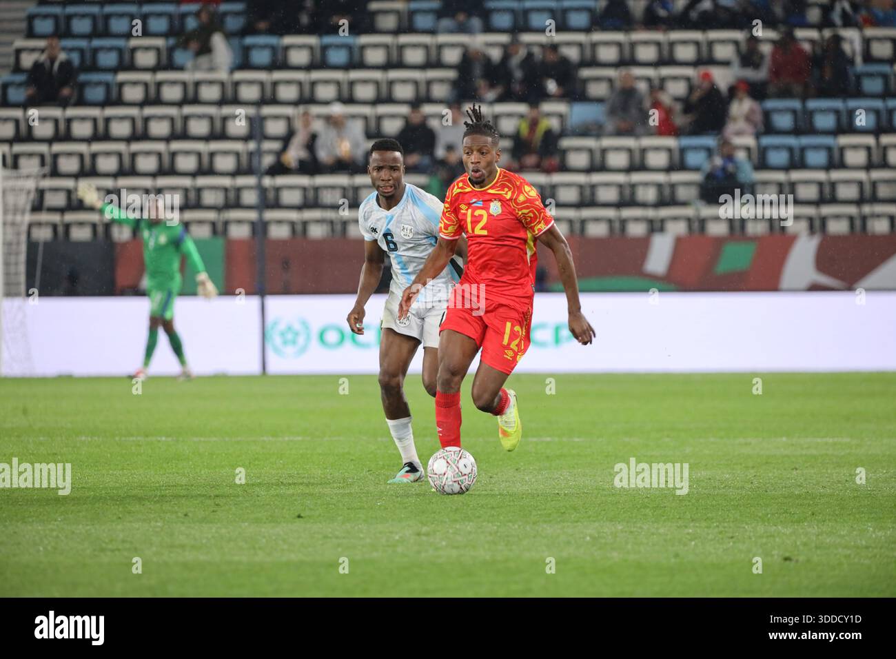 Maroc, Rabat, 30 decembre 2025, Joris kayembe lance une contre attaque ...