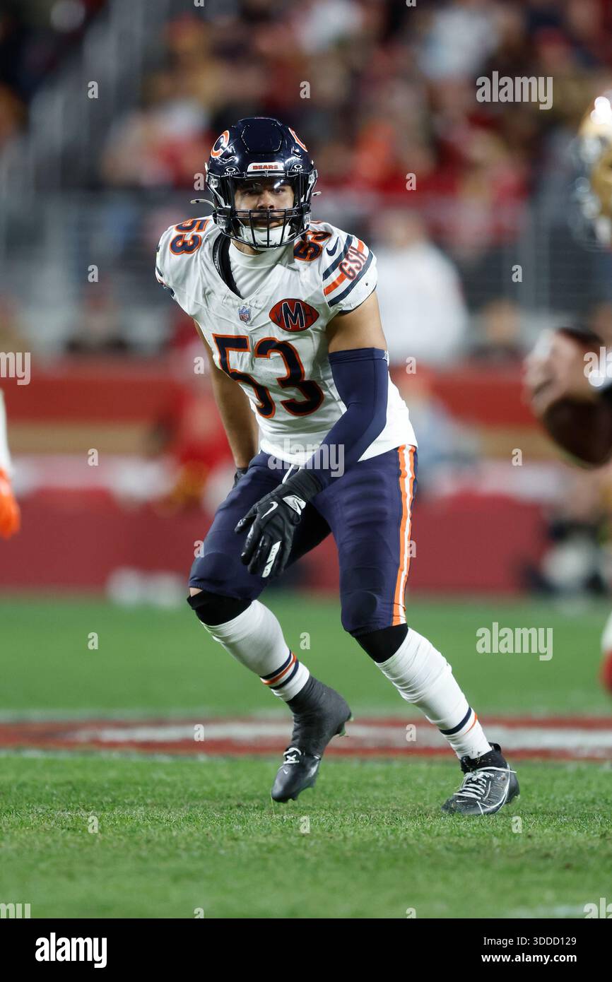 Chicago Bears linebacker T.J. Edwards (53) defends against the San ...
