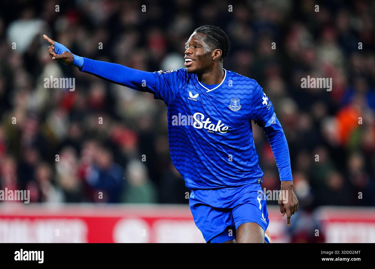 Everton's Thierno Barry celebrates scoring his sides second goal during ...