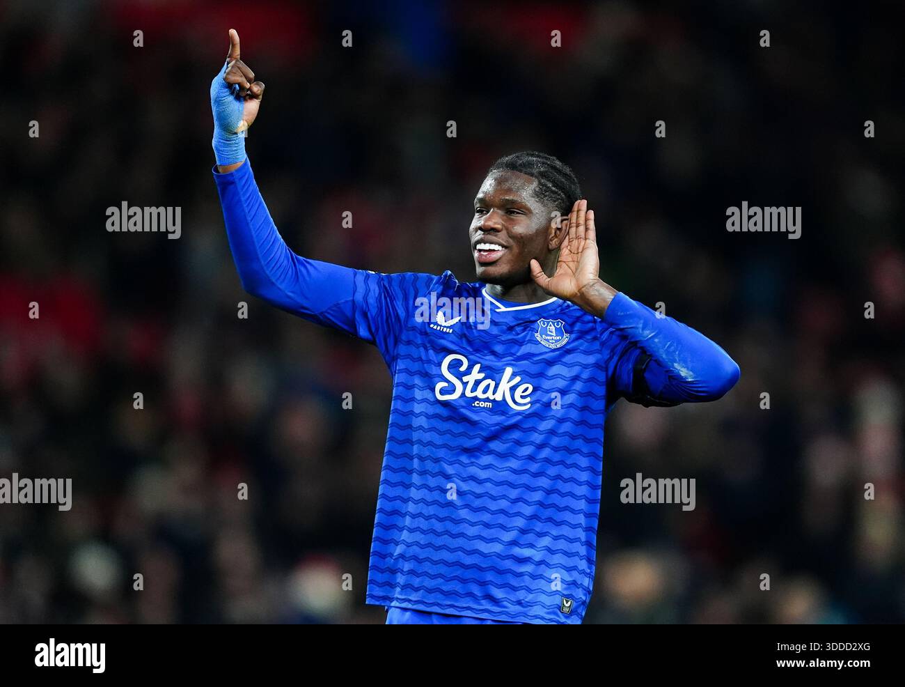 Everton's Thierno Barry celebrates scoring his sides second goal during ...