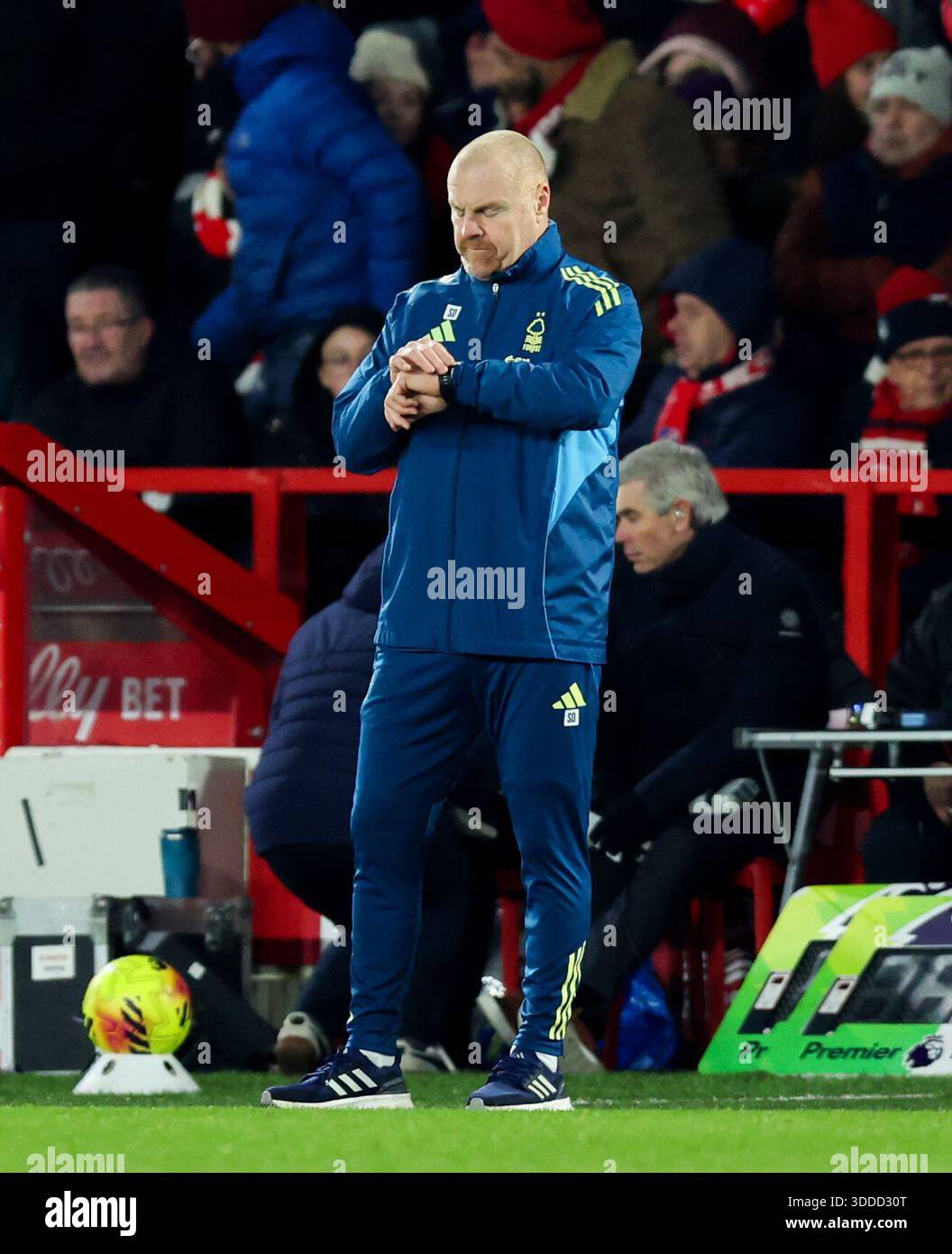 Nottingham Forest manager Sean Dyche during the Premier League match at ...