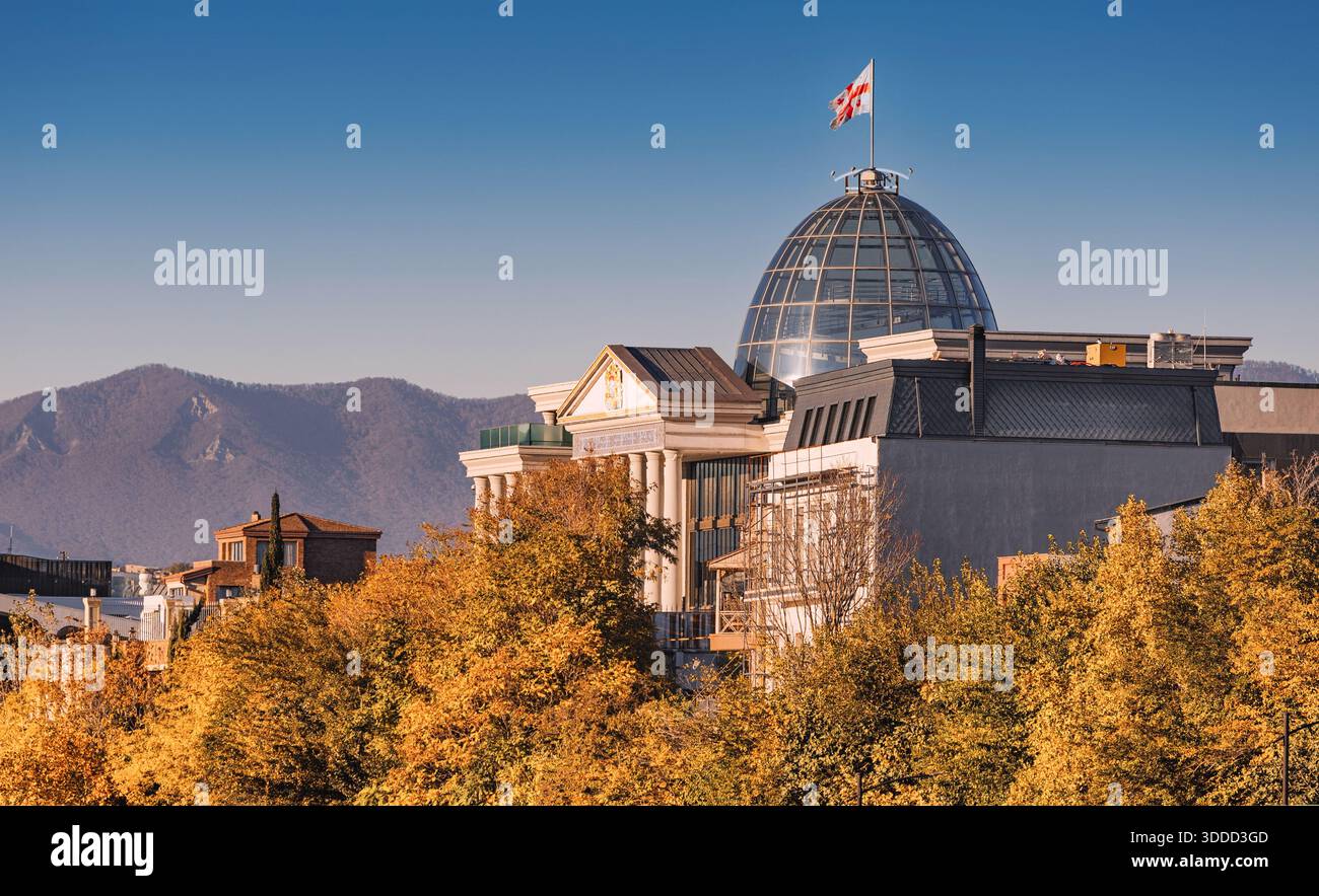 Georgian flag flying above hi-res stock photography and images - Alamy