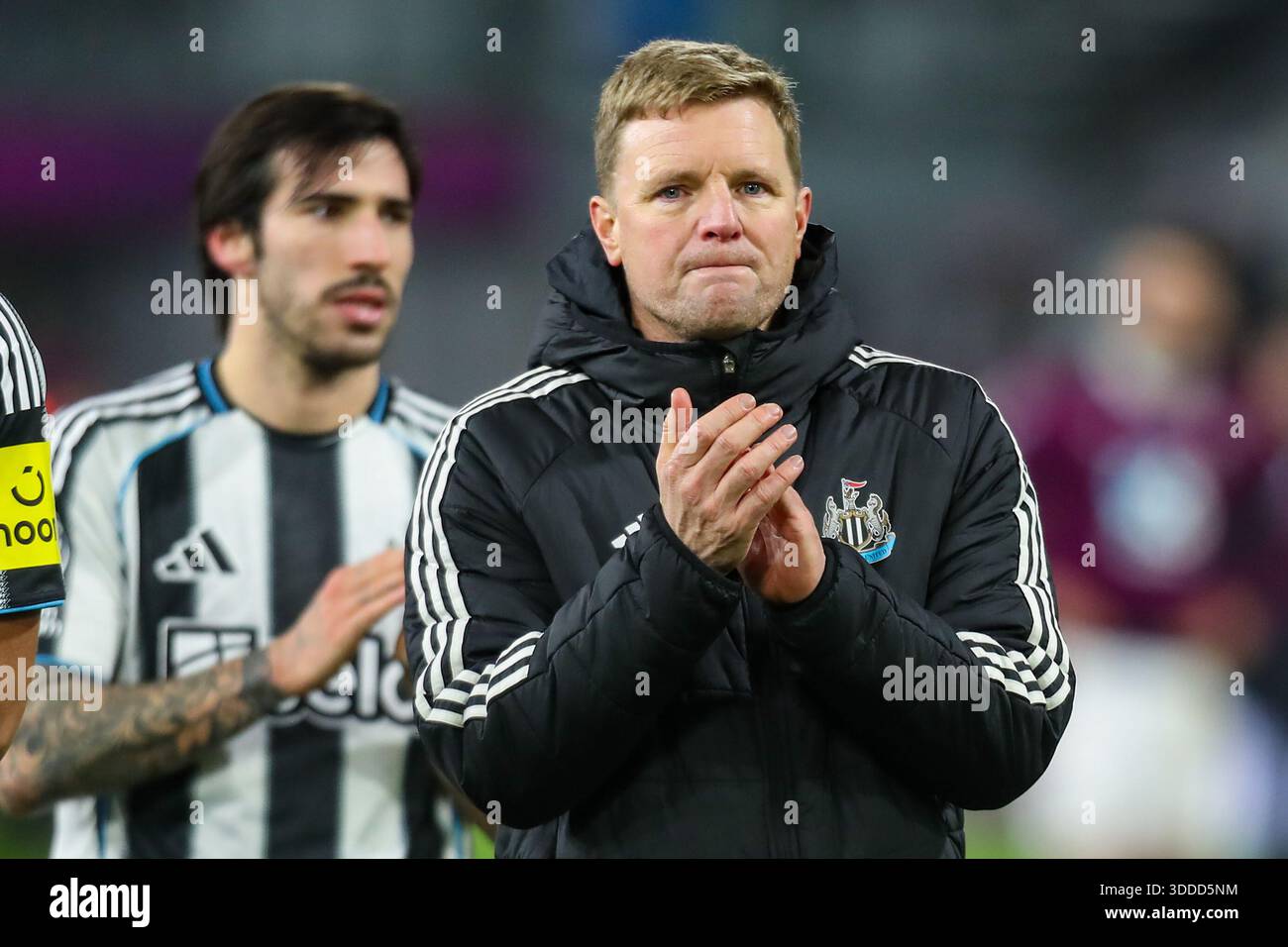 Newcastle United Manager Eddie Howe applauds the fans during the ...