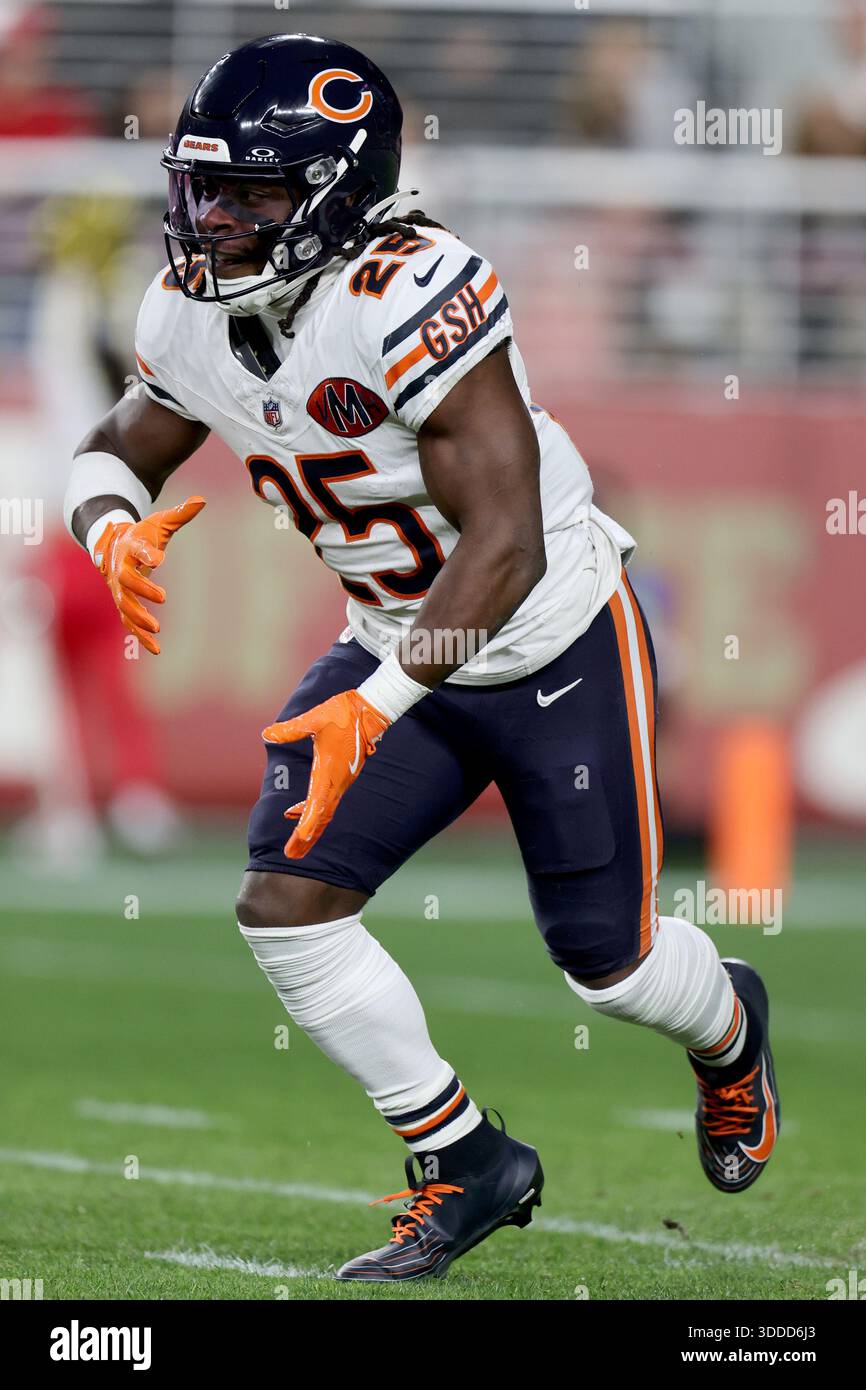 Chicago Bears running back Kyle Monangai (25) runs during an NFL ...