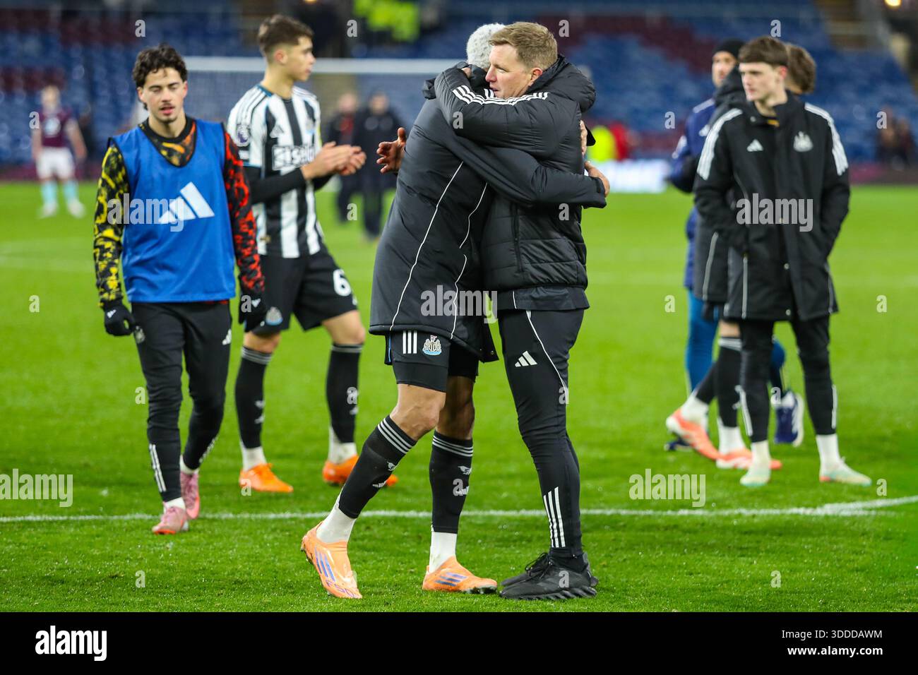 Newcastle United Manager Eddie Howe congratulates Joelinton Of ...