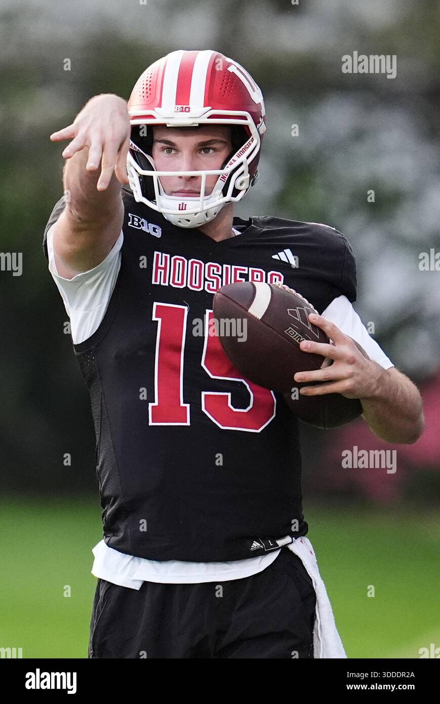 Indiana quarterback Fernando Mendoza (15) prepares to throw during ...