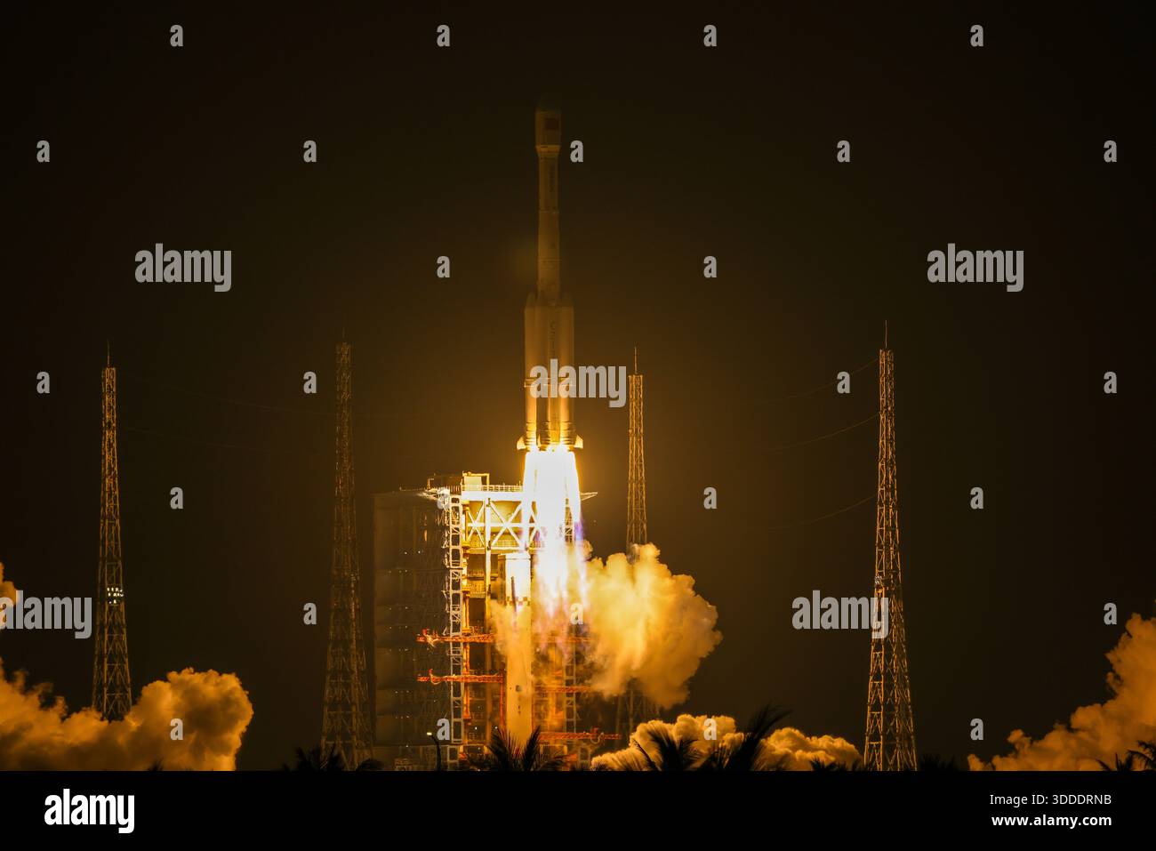 Wenchang,China.31th December 2025. China successfully launched the ...