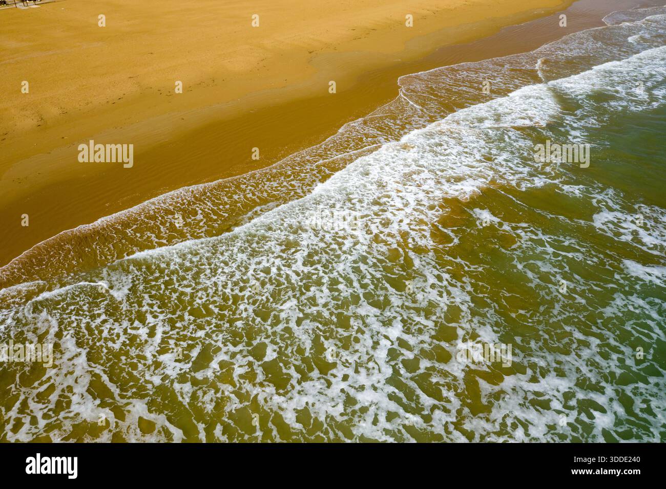 Aerial perspective gentle foamy hi-res stock photography and images - Alamy