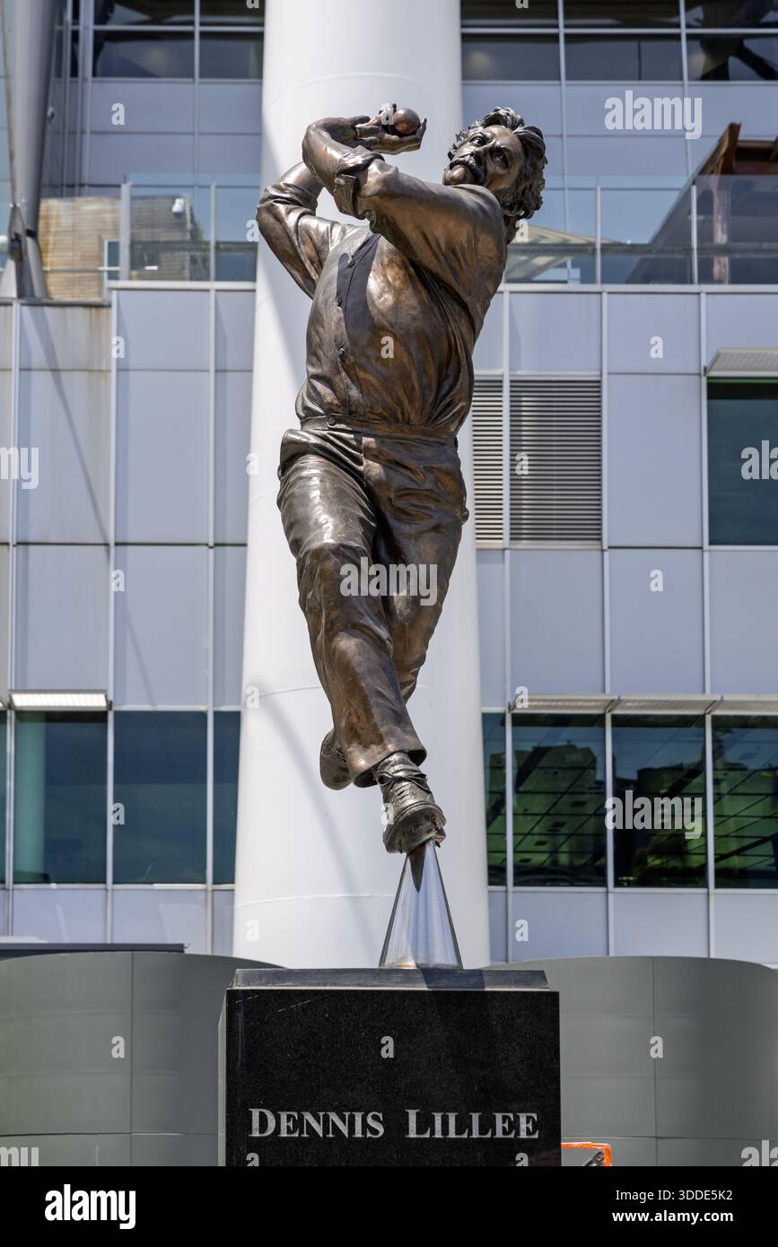 Statue of Australian cricketer Dennis Lillee at Melbourne Cricket ...