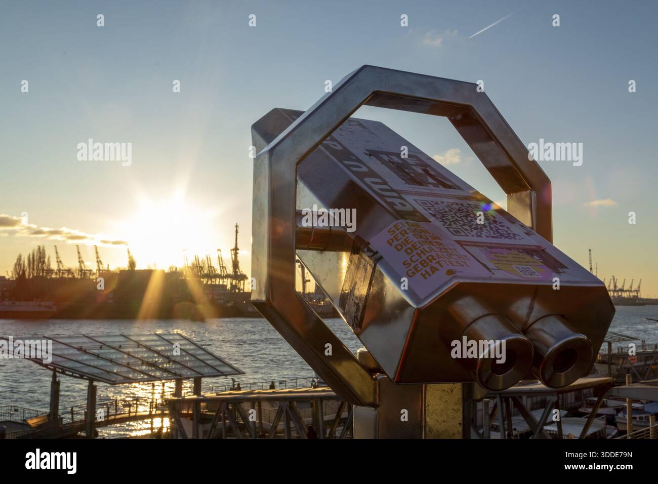 Detailed view tourism binoculars hi-res stock photography and images ...