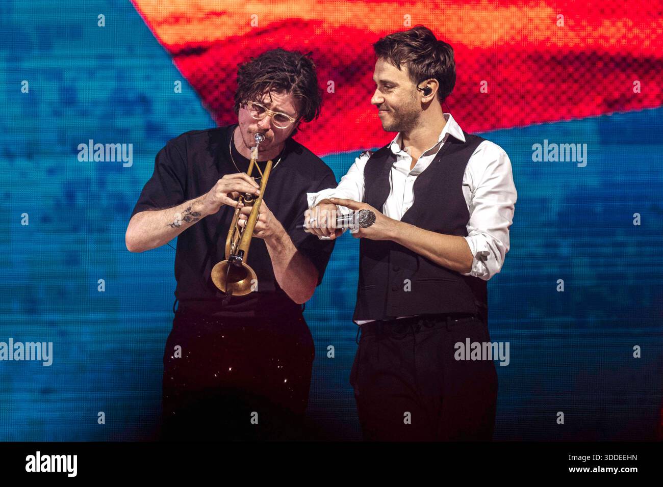 Clueso live bei seinem Konzert Weihnachten zu Hause 2025 in der ...