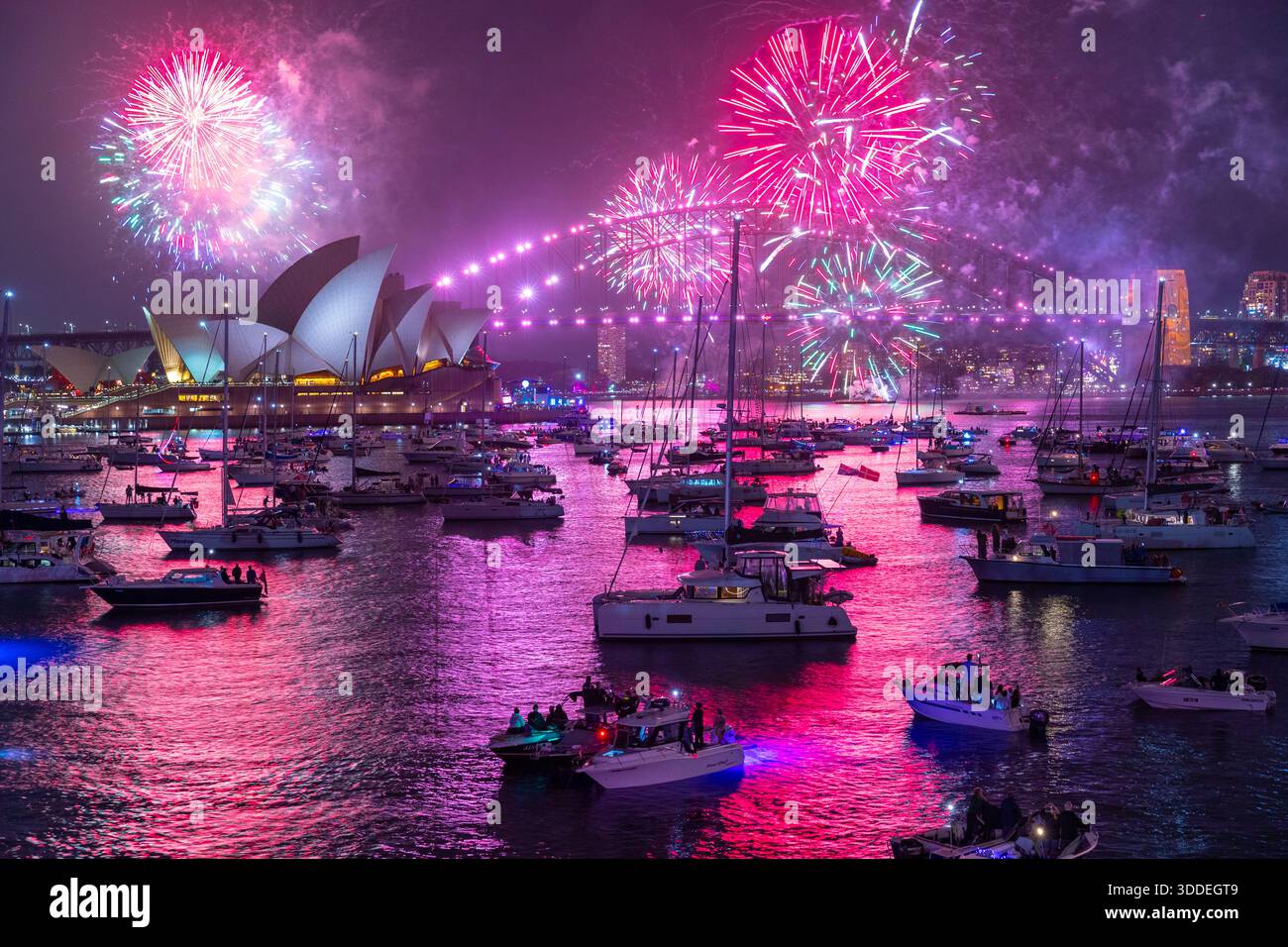 Sydney, Australia. 31 December 2025. Australia anticipates the arrival ...
