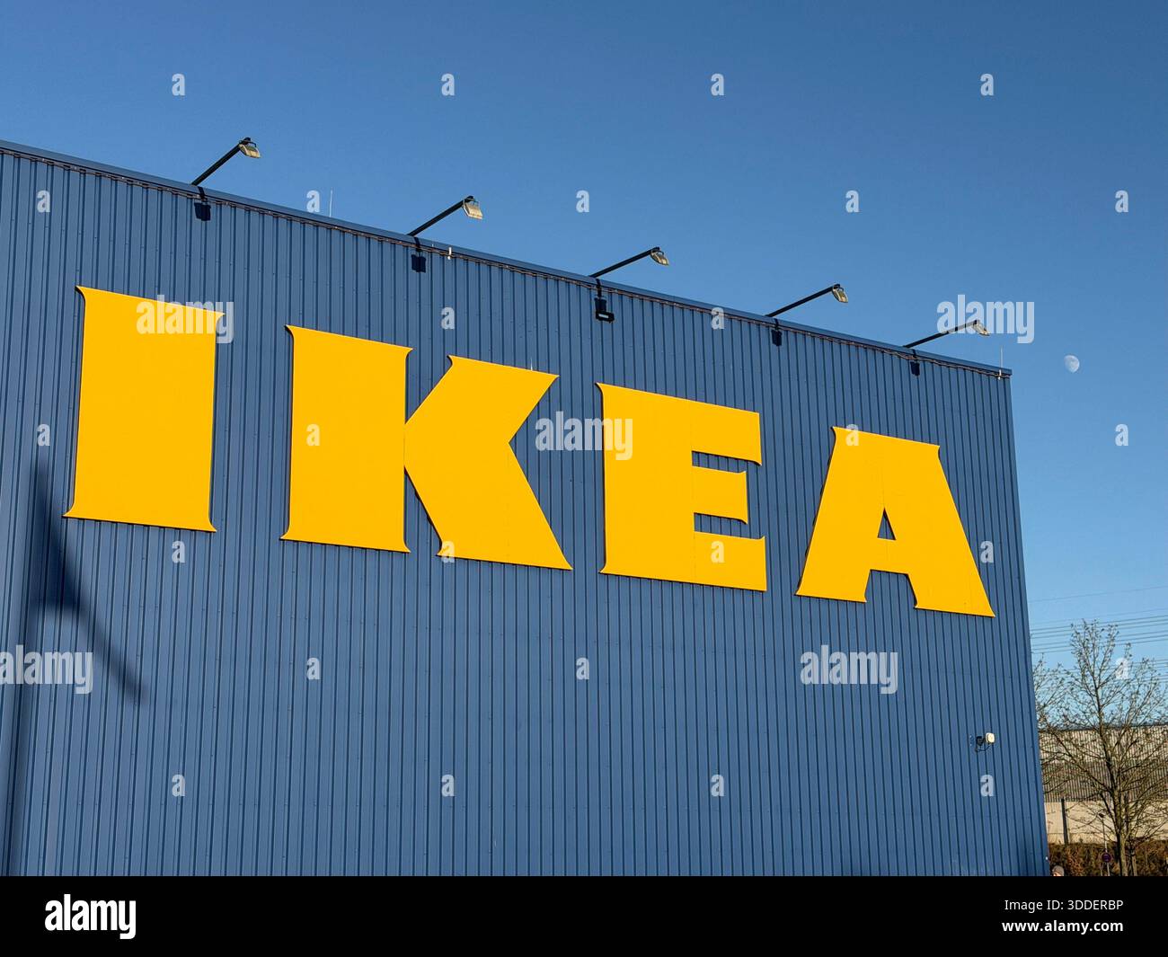 Ikea Logo am Möbelhaus in Hamburg Schnelsen, Wunderbrunnen 1, 30.12. ...