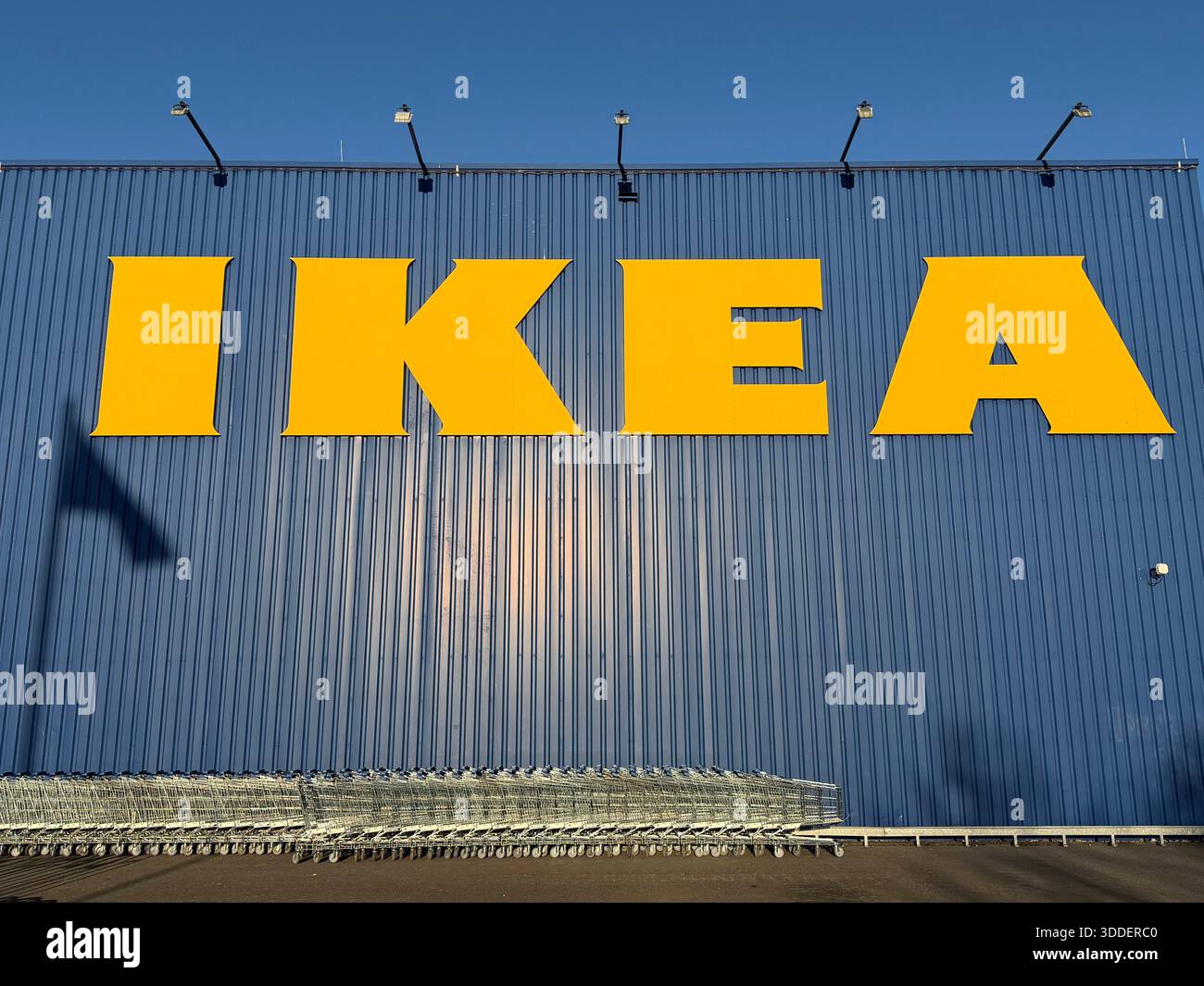 Ikea Logo am Möbelhaus in Hamburg Schnelsen, Wunderbrunnen 1, 30.12. ...