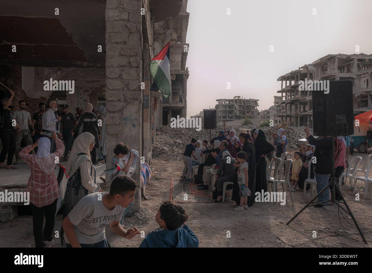 May 17, 2025, Damascus, Syria: Residents gather for a cheerfull ...
