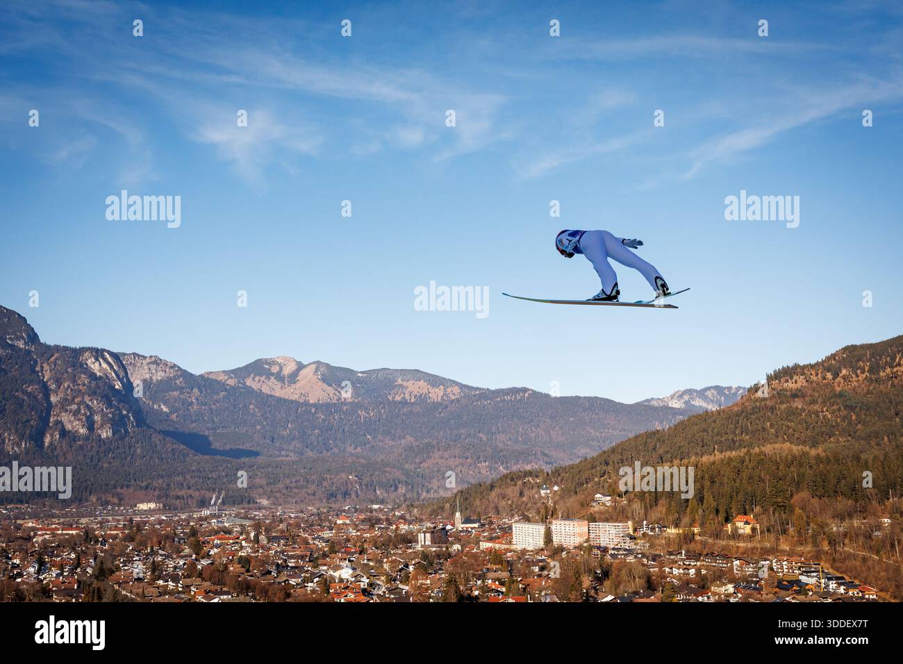 31 December 2025, Bavaria, Garmisch-Partenkirchen: Nordic skiing/ski ...