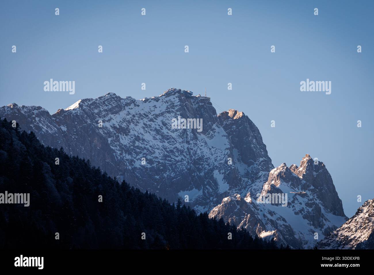 31 December 2025, Bavaria, Garmisch-Partenkirchen: The summit of the ...