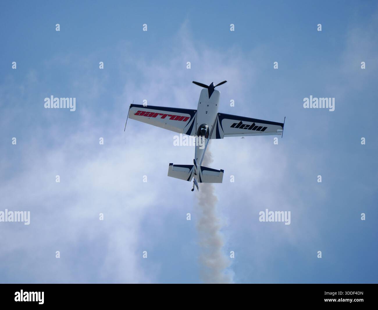 Underside View of Aerobatic Stunt Plane Stock Photo - Alamy